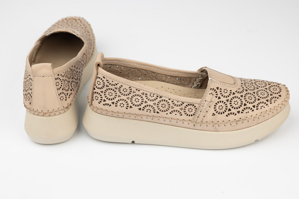 Pantofi dama piele naturală perforata GORETTI 43-55 Bej – Pantoful Galben